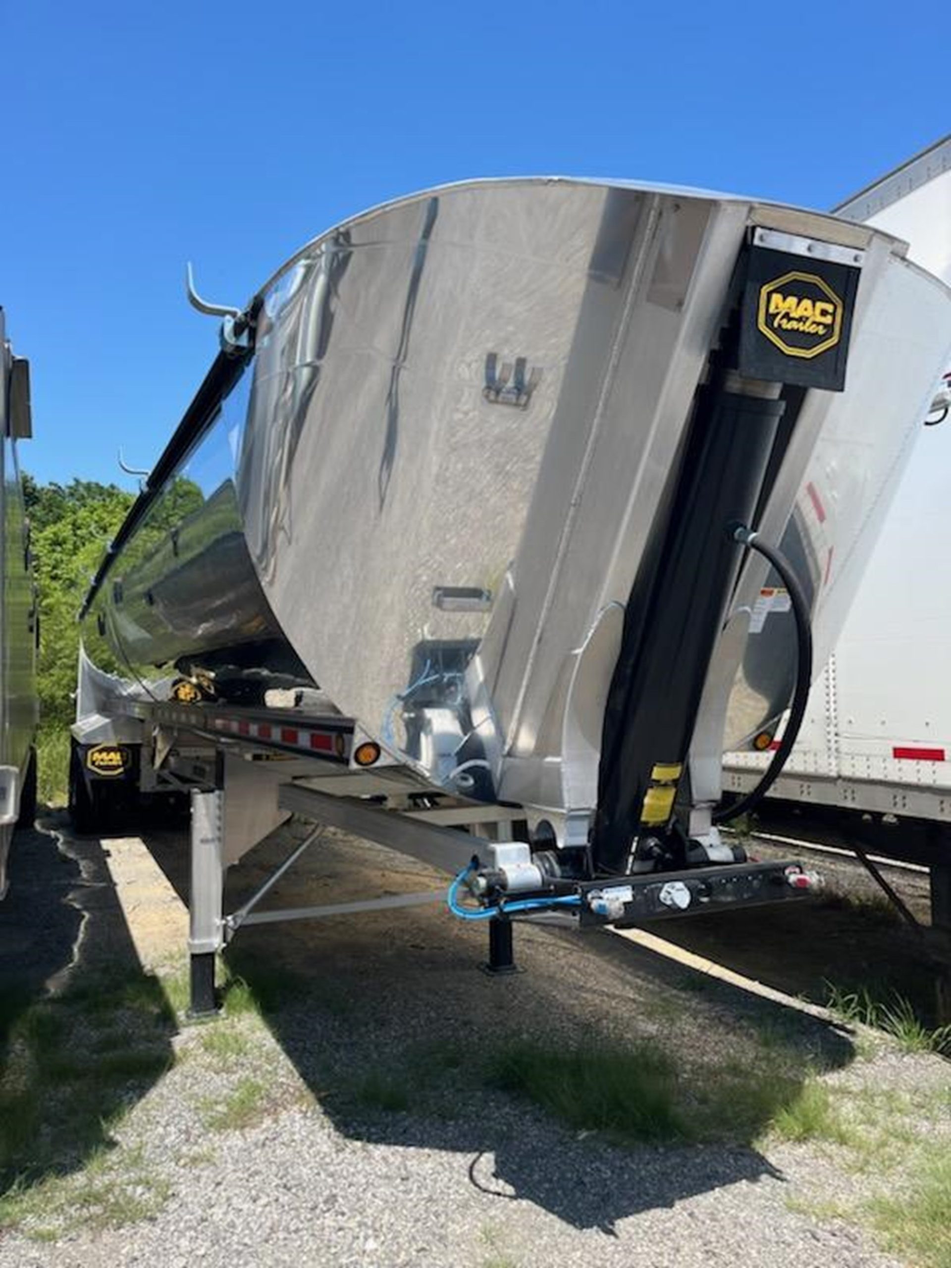 2024 Mac Trailer Man FRAMELESS HALF - Excel Trailers