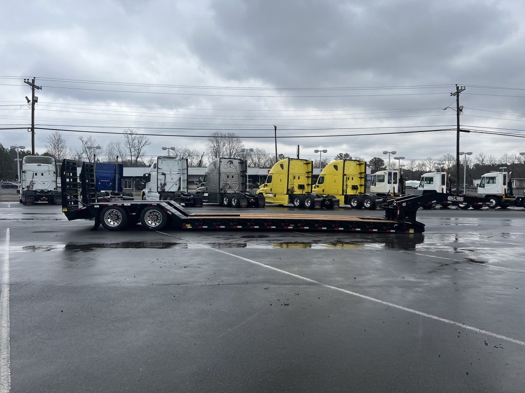 2024 GLOBE LOWBOY - Excel Trailers